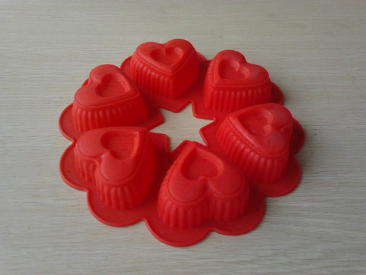 6 Cups Heart Non-toxic Red Silicon Cake Moulds For Valentine’s Day