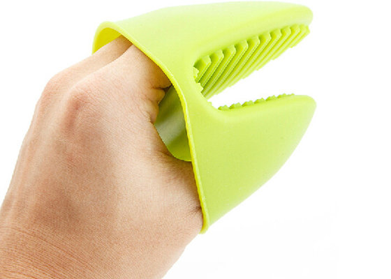 Custom silicone kitchen gloves , silicone pot holders oven mitts FDA / LFGB Approval