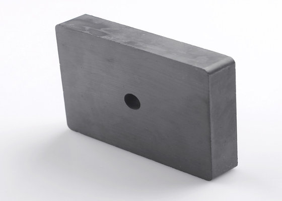 Superficie di placcatura anisotropa su misura della ferrite del magnete ceramico a forma di del blocchetto non