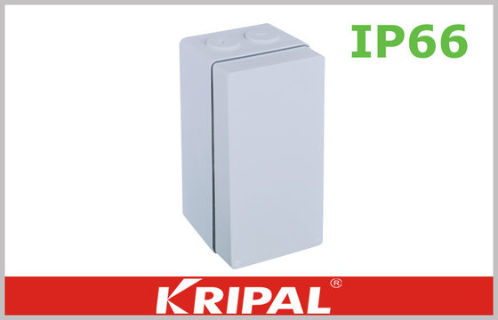 Boîtes de jonction résistantes UV des clôtures IP66 de boîte de jonction de PVC pour l'allumage