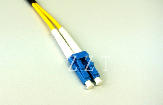 Câble optique peu sensible de réseau de fibre de courbure de LC, fibres de Corning