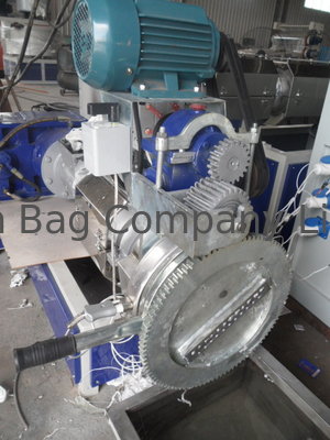 PP / PE Recycled Non-Woven Granule Plastic Extrusion Machine , Film / Flakes Pellet Extruder