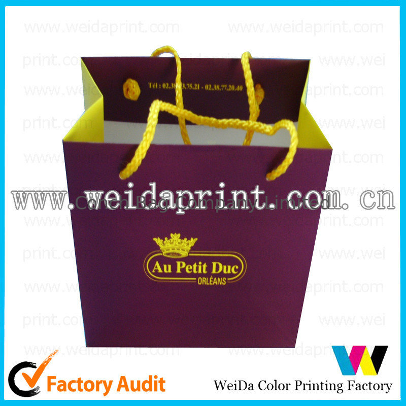 Environmental Beautiful Cloth Packing Printed Paper Shopping Bags Support oil varnishing / UV coating