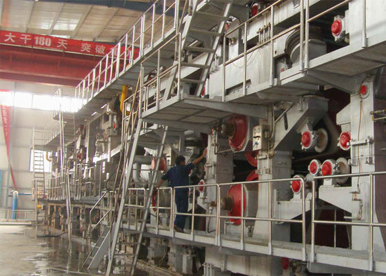 OCC, das Papier-Herstellungs-Maschine Kraftpapiers Testliner 1880 - 5600 Millimeter getrimmte Breite aufbereitet