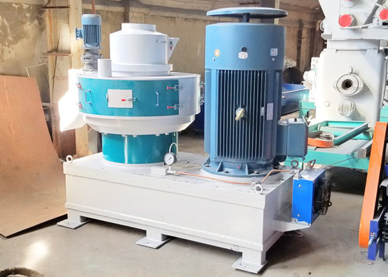 1.5-2t/H Capacity Vertical Pellet Mill , 132Kw Motor Large Scale Wood Pellet Mill