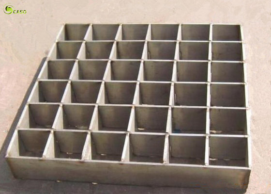China Twisted Cross Bar Steel Driveway Grates Compression Galvanized Stair Treads supplier