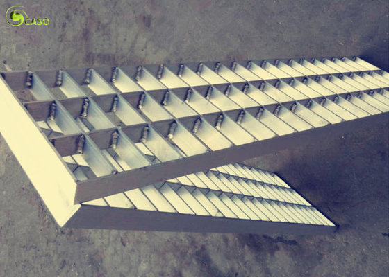 China Pressure Locked Transverse Bar Trench Grate Embedded Frames Steel Grid Sheets supplier
