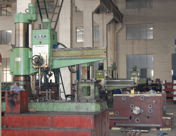 WUXI H-WELDING MACHINERY CO.,LTD manufacturer production line