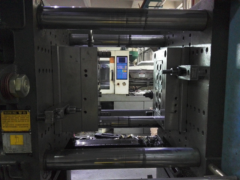 ISO 9001:2008 Factory For Plastic Injection Molding Services With Mirror Surface
