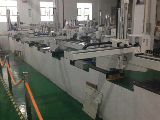Heavy Duty Industrial Robotic Arm Car Bumper Taking And Placing Use