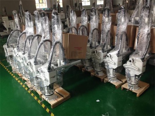 Industrial Horizontal Injection Machine Swing Arm Robot With 90 Degree Gripper