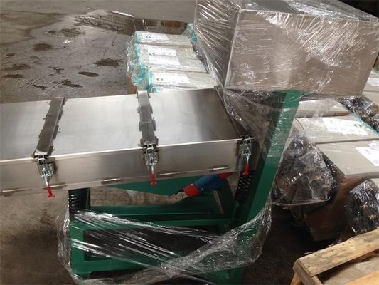 CE Certificate Stainless Steel Plastic Linear Vibrating Screener Separator