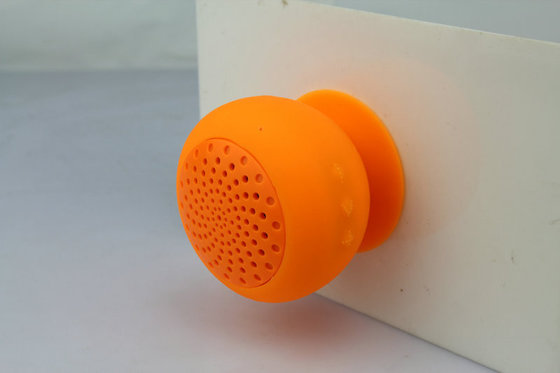 Eco-friendly Suction Cup V2.1 + EDR 2 Color LED Rechargeable Bluetooth Speakers For Laptop, Computer