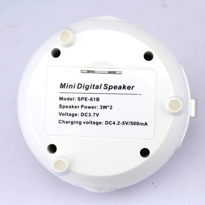 Portable Stereo Digital Bluetooth Stereo Speaker With Clip FM Radio