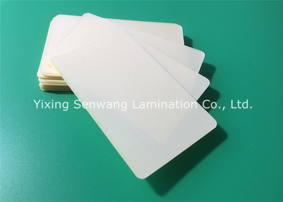 Film di laminazione posteriore appiccicoso delle piccole carte/chiari pc laminati del film 100 per pacchetto