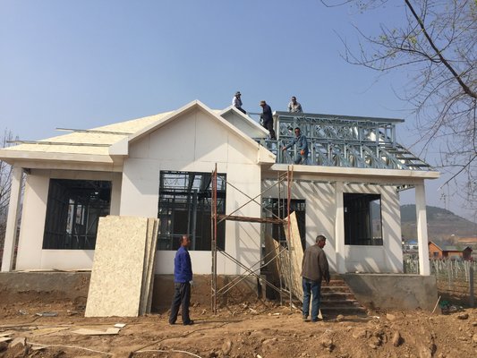 Casas prefabricadas del verde de la resistencia del viento, tubo cuadrado de acero galvanizado hogares prefabricados verdes modernos