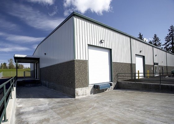 Pre Assembled Steel Portal Frame Construction Metal Farm Buildings Eco Friendly