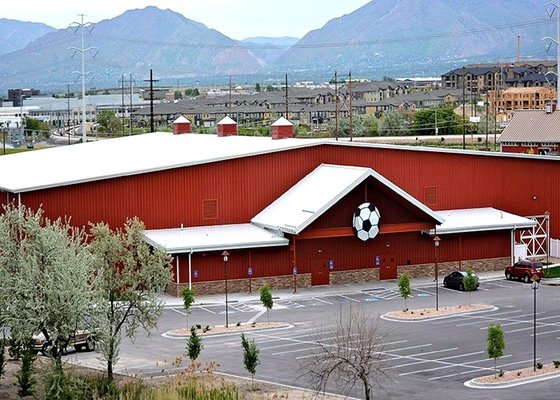 Q355B Premade Metal Buildings / Lightweight Metal Frame Structure With Unique Canopy