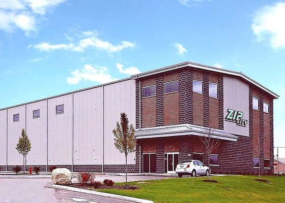 Fire Proof H Section Commercial Steel Frame Buildings With Sandwich Panels