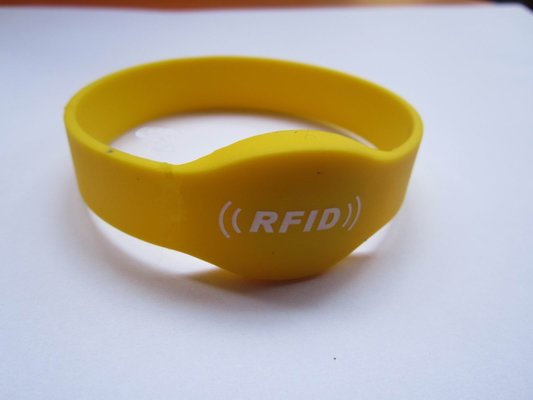 プールのための 65mm - 74mm の直径が付いている RFID プラスチックによって印刷される TYVEK のバンド