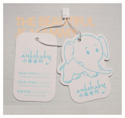 怒っている鳥のかわいい形の衣類のこつはロープ/ひもと付きます