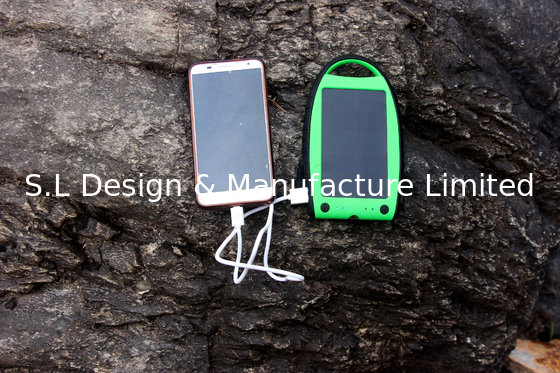 high effiency solar charger waterproof dustproof shockproof skidproof Build-in full 7000mAh li-polymer Emergency LED fla supplier