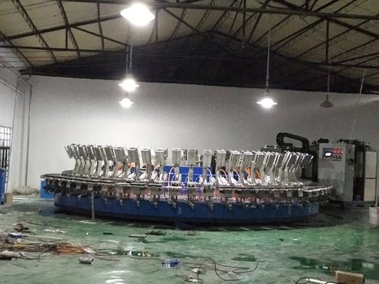 PU sole pouring machine