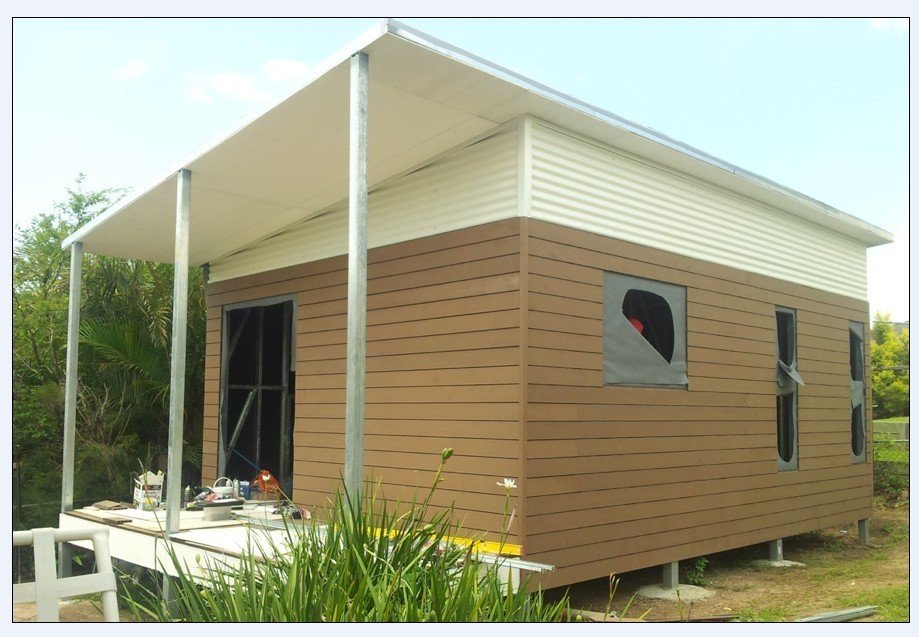 Australia Style Prefab House Kits , Modern Prefab House With WPC As Exterior Wall Cladding