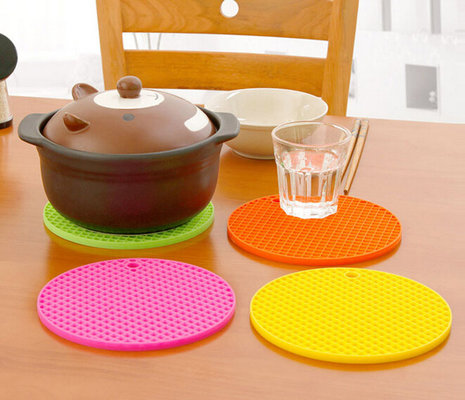 Multi - Function Heat Round Table Mats Food Grade Silicone Waterproof  7 Inch