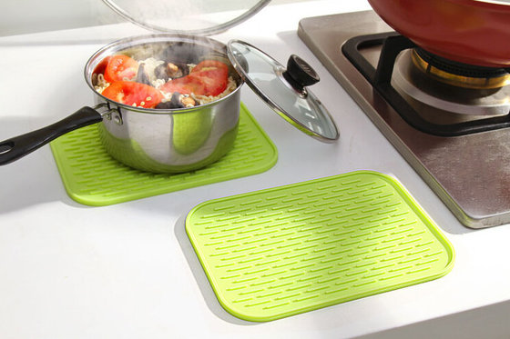 FDA Standard  Non slip Silicone Mat ,  Kitchenware silicone heat mat Rectangle shaped