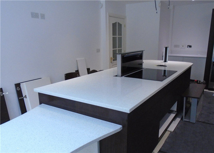 Snow White Custom Made Artificial Quartz Stone Table Top / Countertop Vanity Tops with Sink
