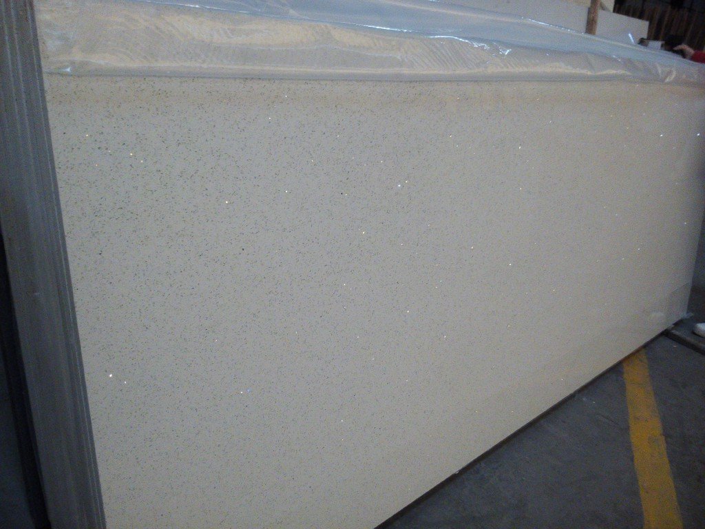 Grossy Mirror Quartz Stone Slabs Low Water Absorption ISO9001 NSF Certificates