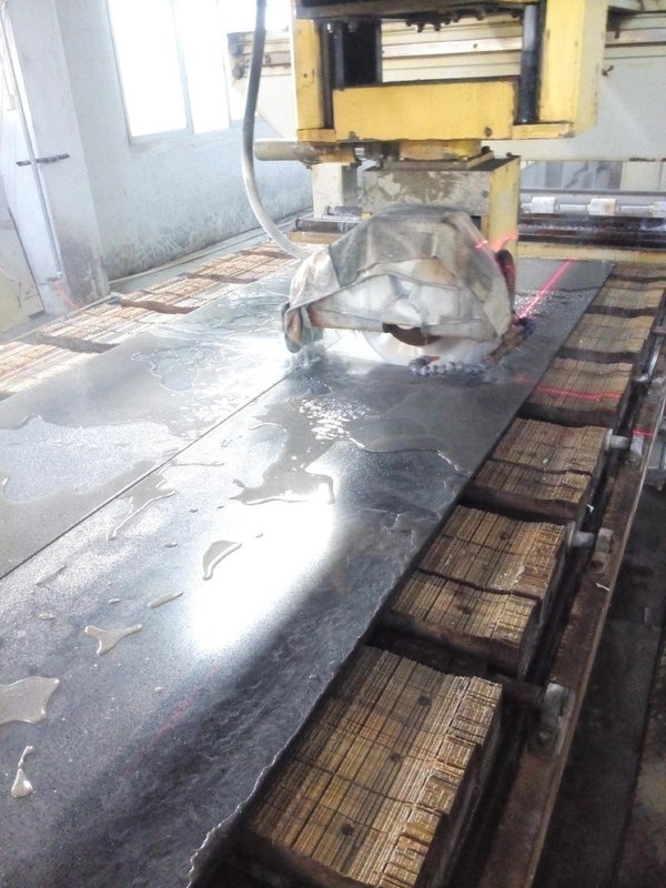 Black Speckles Engineered Quartz Stone Slab NSF For Flooring Tiles