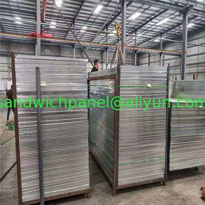 white color windproof iron fence used for road and bridge maintenance
