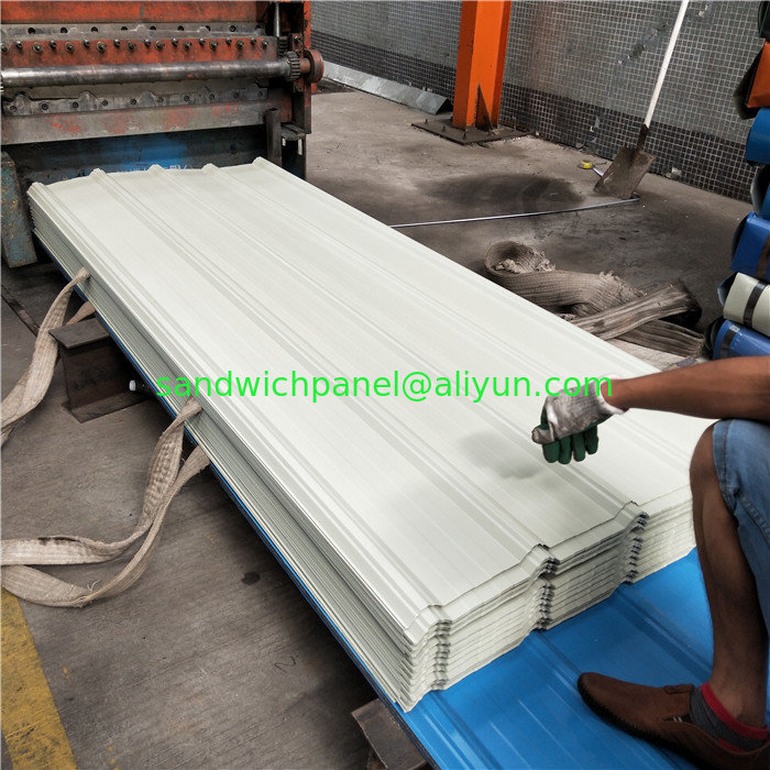 350pcs 840 type 0.3mm corrugated roof sheet as a package transported by a 40ft container