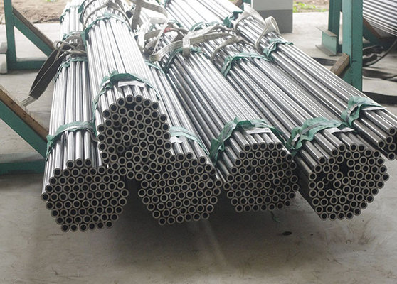 P1 / P5 / P9 Round Black Painting Carbon Steel Pipe ASTM A335 With Plastic Caps