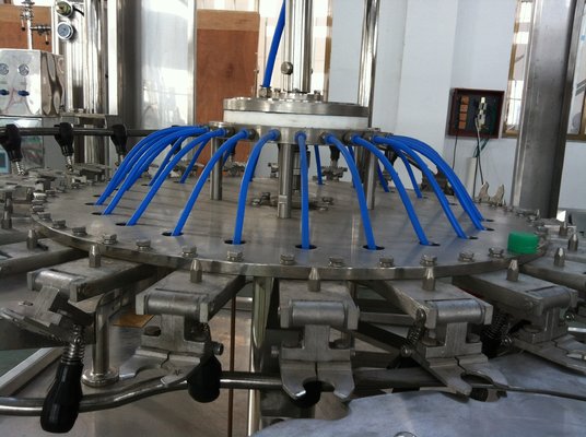 Soda Water / Soda Water Bottling Plant Equipment Isobaric Filling Machine 220V / 380V