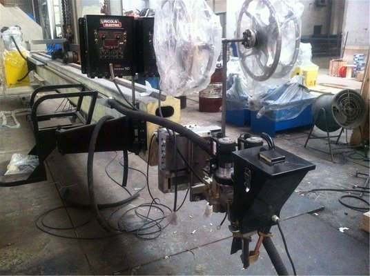 Pipe Rotating Column Boom Welding Manipulator Longitudinal Circumferential Seam Welding supplier