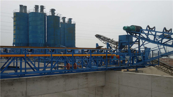 Mobile Harbor Portal Jib Crane , Level Luffing Single Girder Crane 20T supplier