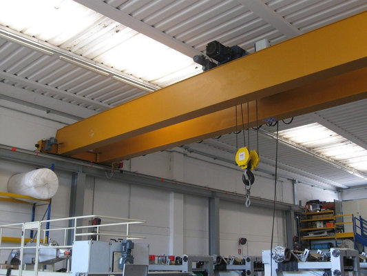 High Efficiency Bridge Gantry Crane , Overhead Lifting Equipment Stepless Frequency Control supplier
