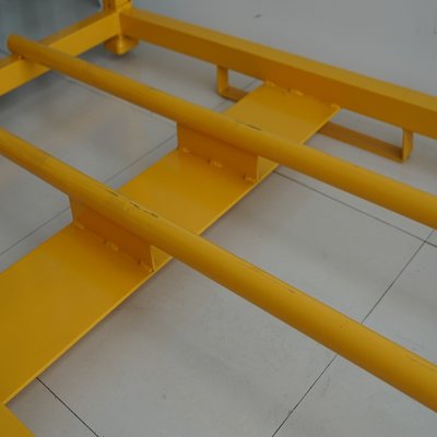 Tire Warehouse Storage Racks 1000kg Loading Capacity Metallic Q235 Material