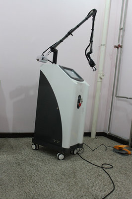 Salon Skin Care Fractional Co2 Laser Machine For Lady Anti-aging supplier