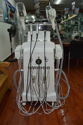 Ultrasonic Cavitation RF Machine For Skin Tightening / Cryolipolysis Fat Freezing Equipment supplier