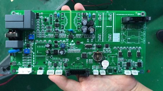 FCC / CE / ROHS Solar Charge Controller Regulator 540V 70A Fully Enclosed Duct Design supplier