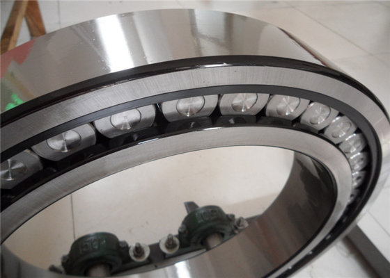 Full Complement Z2 Cylindrical Roller Bearing P2 , 300*420*72MM And ABEC3