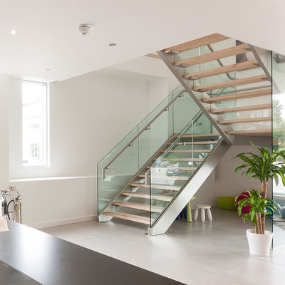 Customized Indoor U Shape Steel Wood Staircase Design For Villa