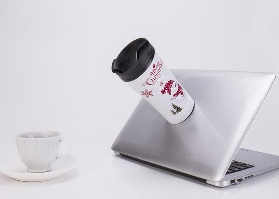 Anti - Spill Plastic Portable Suction Travel Mug 12 Oz For Gift And Drinking