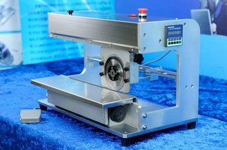 China PCB Depaneler With CE Approval PCB Cutting Machine Installed With Safe Sensor supplier