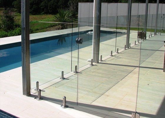 Transparent Outdoor Glass Fence , Fully Frameless Glass Pool Fencing supplier
