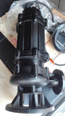 Submersible sewage pumps